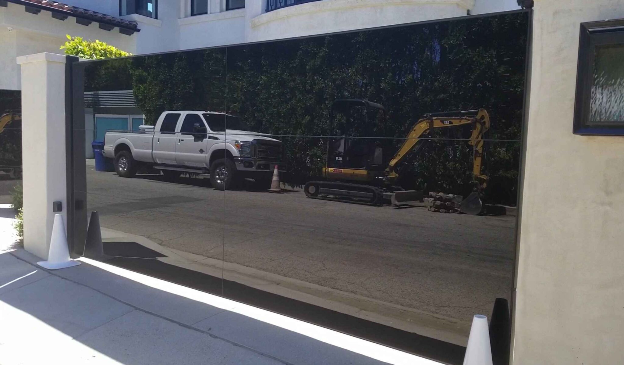 Black Mirror Gates - www.ironguys.com