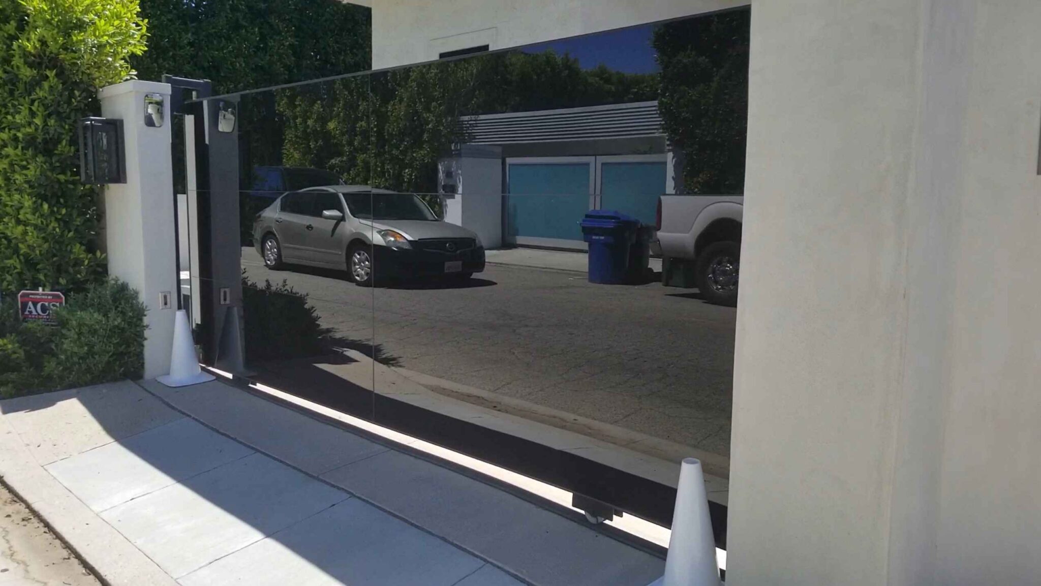 Black Mirror Gates - www.ironguys.com